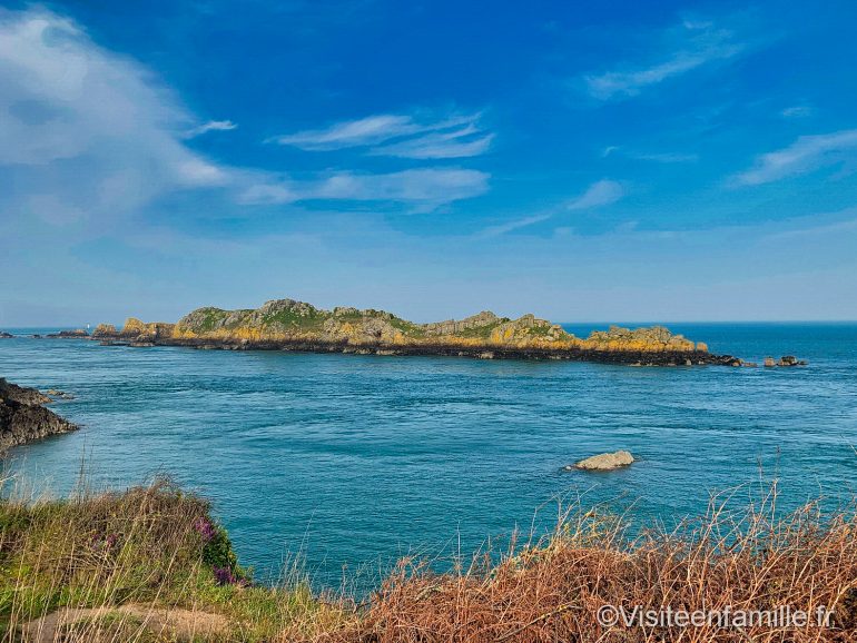 La pointe du Grouin, un petit bijou à voir en Bretagne | Visite en famille